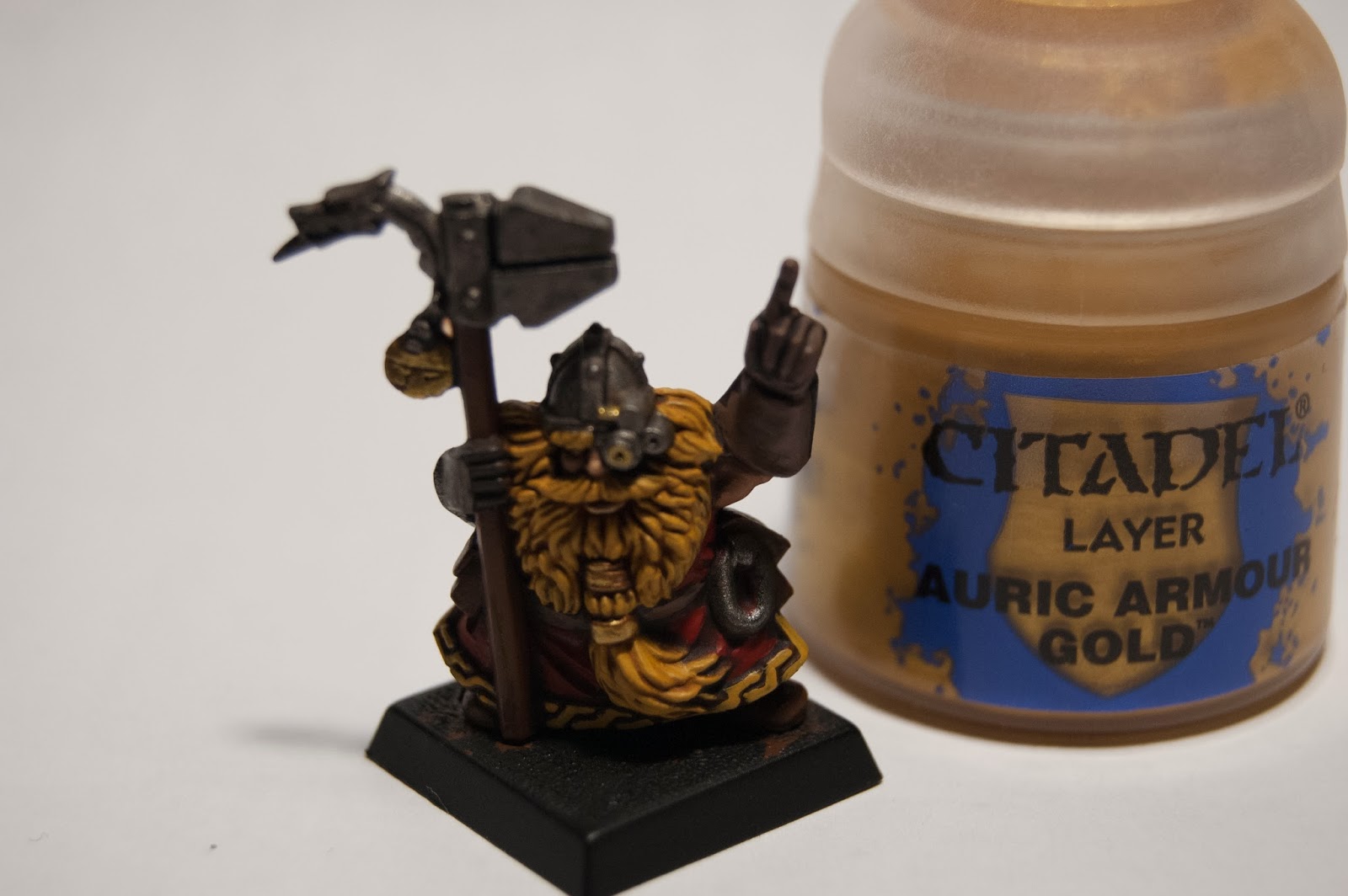 grashnak is painting miniatures: Dwarven Master Engineer