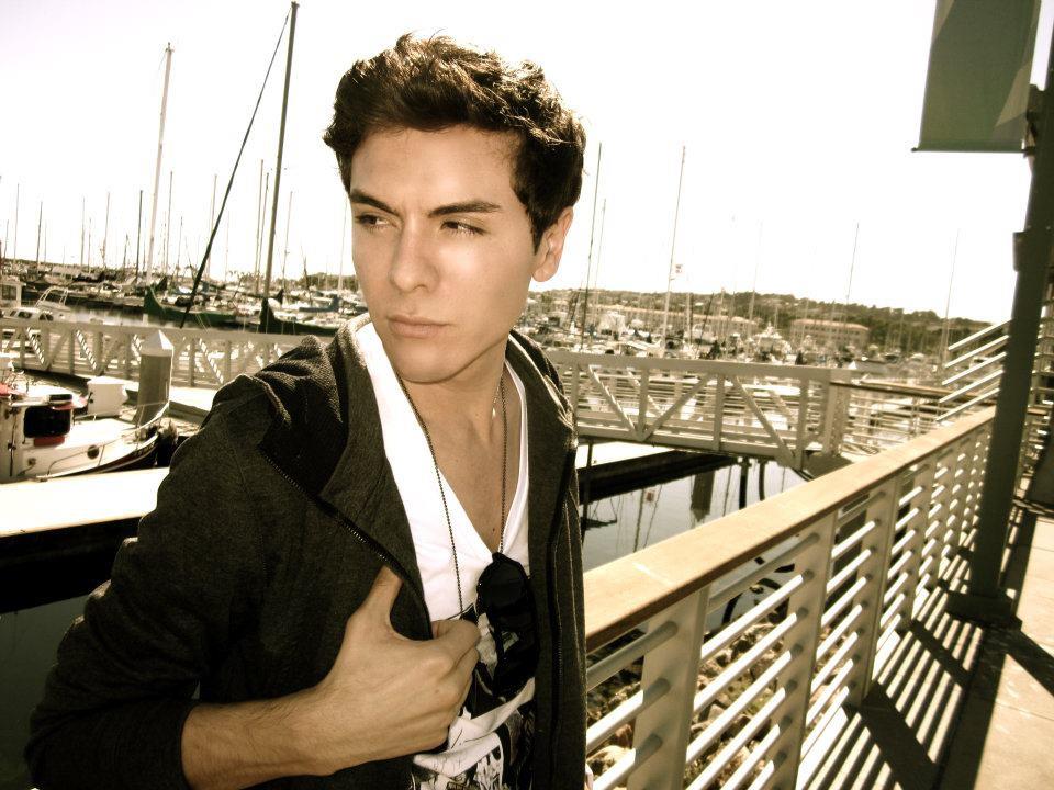 Nikis World ♫♫♫ Music Music Music ♫♫♫: Alex Mauricio ( Singer, Songwriter)