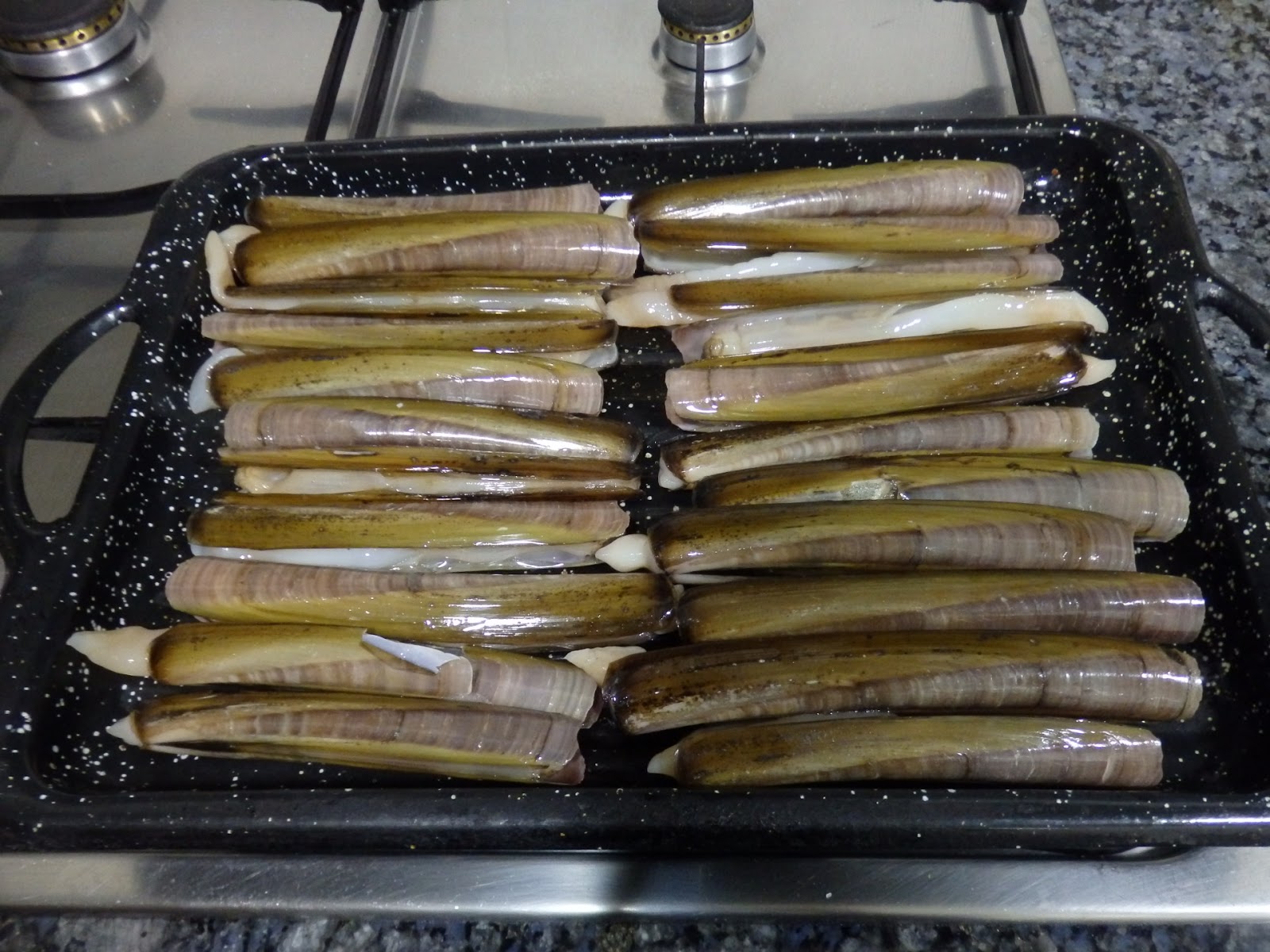 OSUKAA IS COOKING: NAVAJAS GALLEGAS AL LIMÓN Y VINO BLANCO / GALIZIAN ...