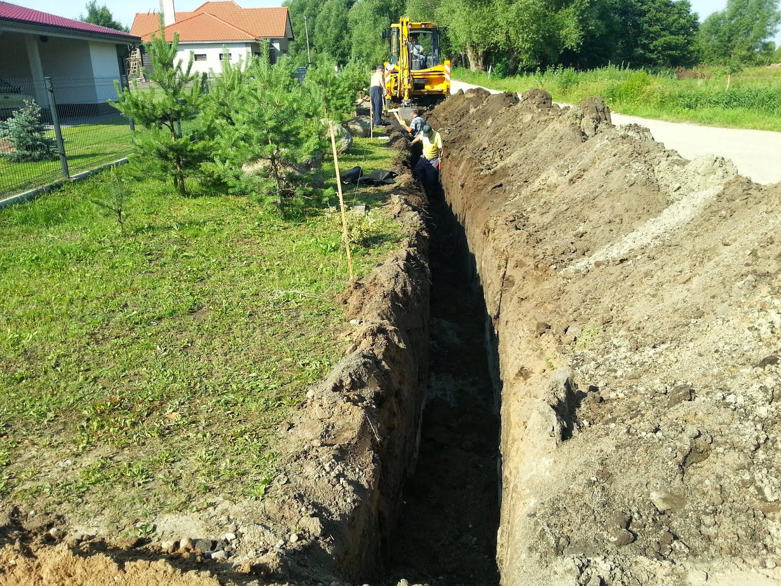 Niuniausko trobele: Atostogu darbai/Nuotekos