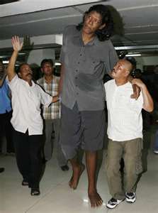 Beberapa Foto Manusia Raksasa di Zaman Modern yang ditemukan Melalui ...