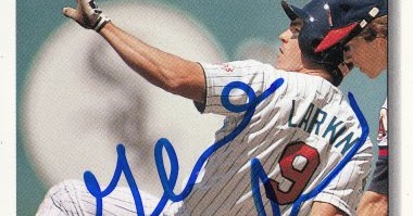 Daily Autograph: Gene Larkin