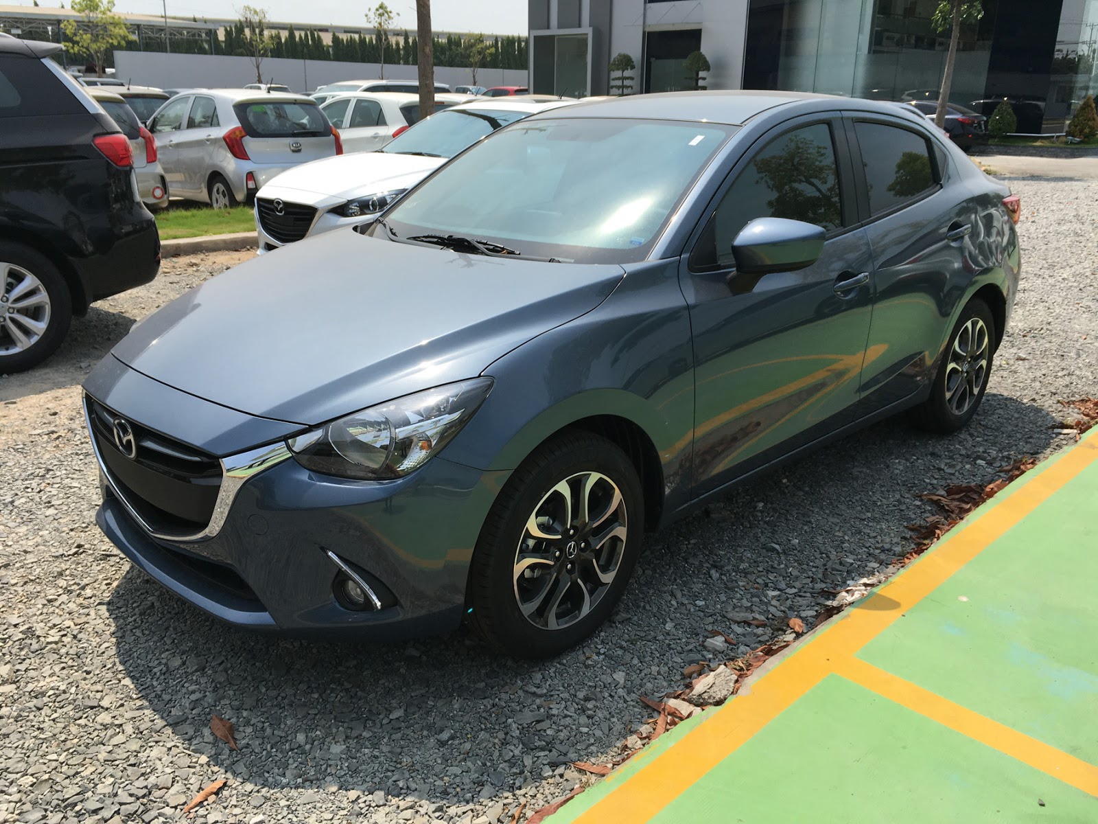 Mazda 2 Facelift 2017 - Xanh 42B | Giá xe Mazda Chính Hãng tại Long Biên