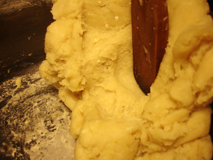 libyan food: Arabic Boiled Flour Pudding: Asida العصيدة