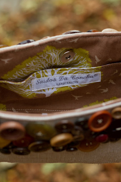 Saídos da Concha: Clutches com Botões :: Button Clutches