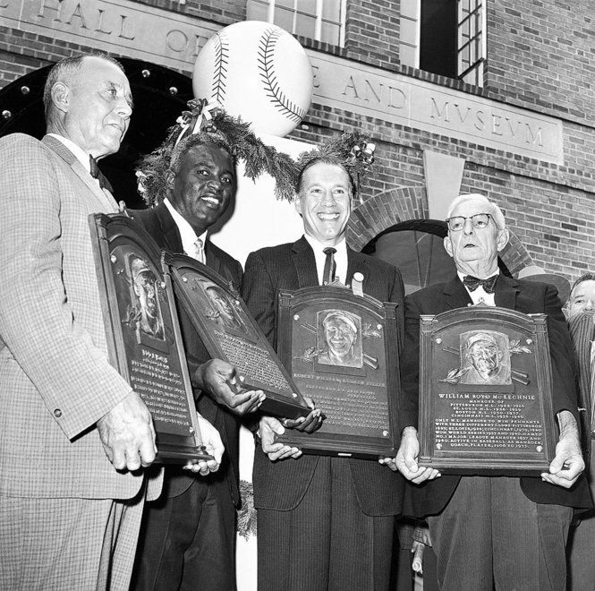 New York Giants Hall of Fame Centerfielder: Edd Roush (1916 / 1927-1929)