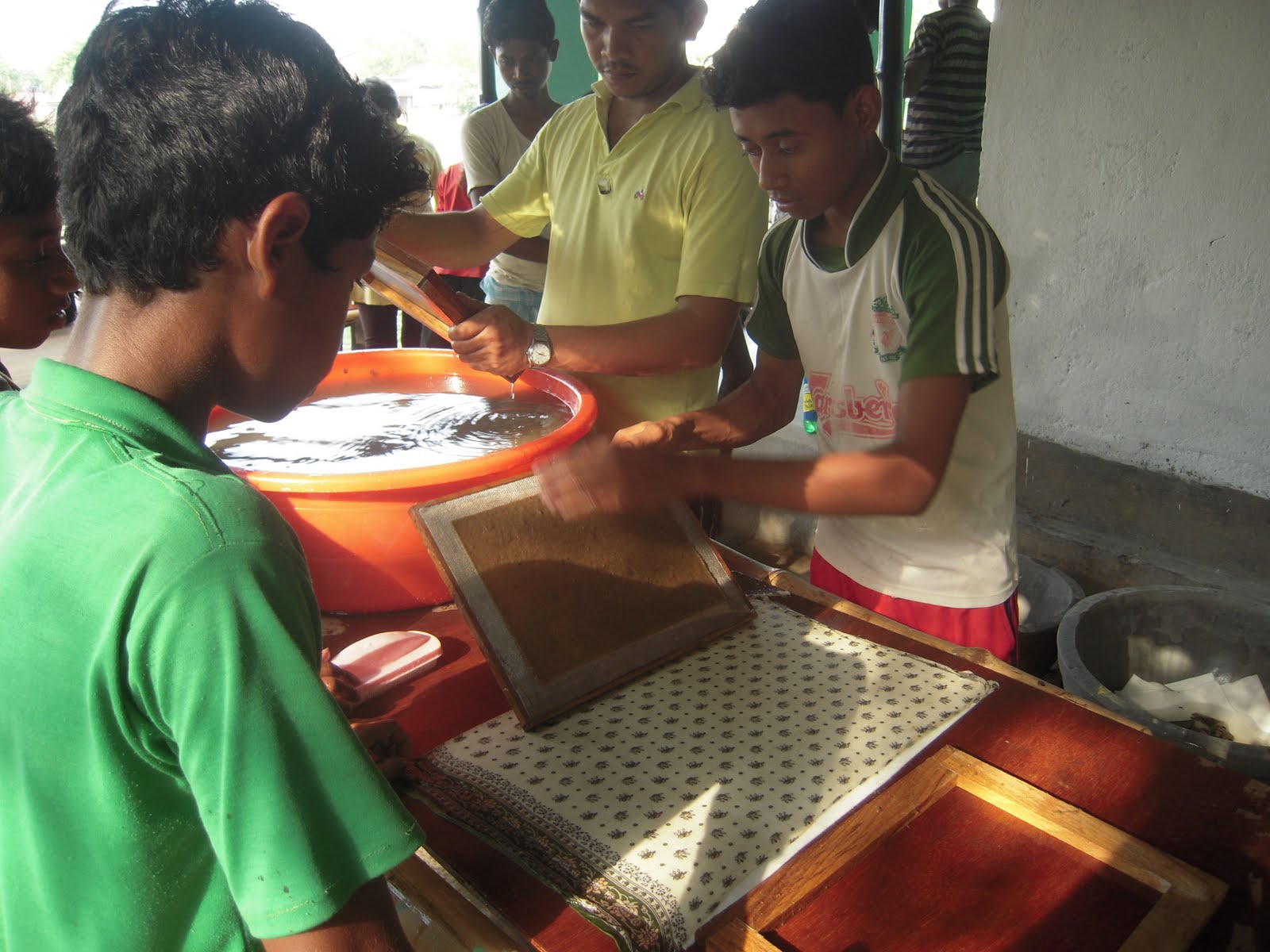AAKILAARSI: Bamboo Leaf Paper Making Workshop in Fuldanga Village