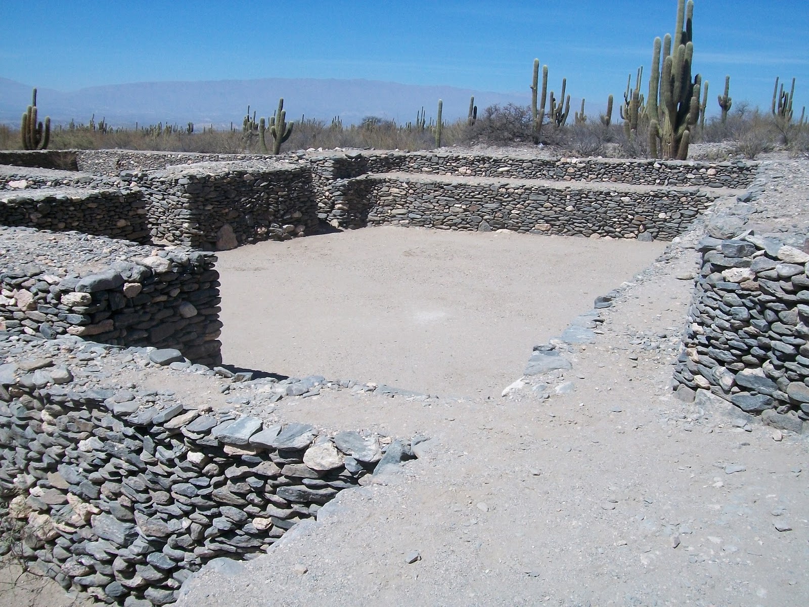 EL QUILMERO: LOS QUILMES, SUS CULTURAS, USOS Y COSTUMBRES