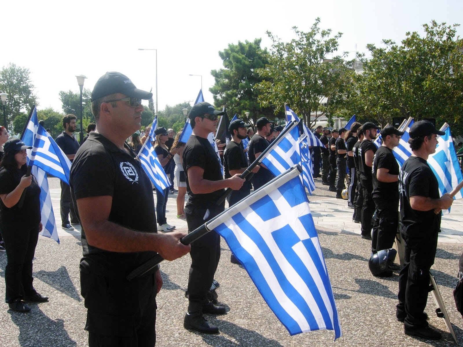 ΑΡΤΑ: Η ΧΡΥΣΗ ΑΥΓΗ ΤΙΜΗΣΕ ΤΟ ΝΑΠΟΛΕΩΝΤΑ ΖΕΡΒΑ ΚΑΙ ΤΟΥΣ ΑΓΩΝΙΣΤΕΣ ΤΟΥ ...