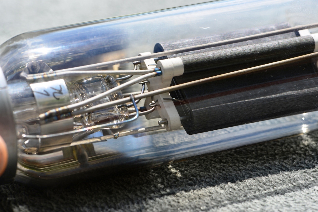 VinylSavor: Tube of the Month : The 211 / VT4C