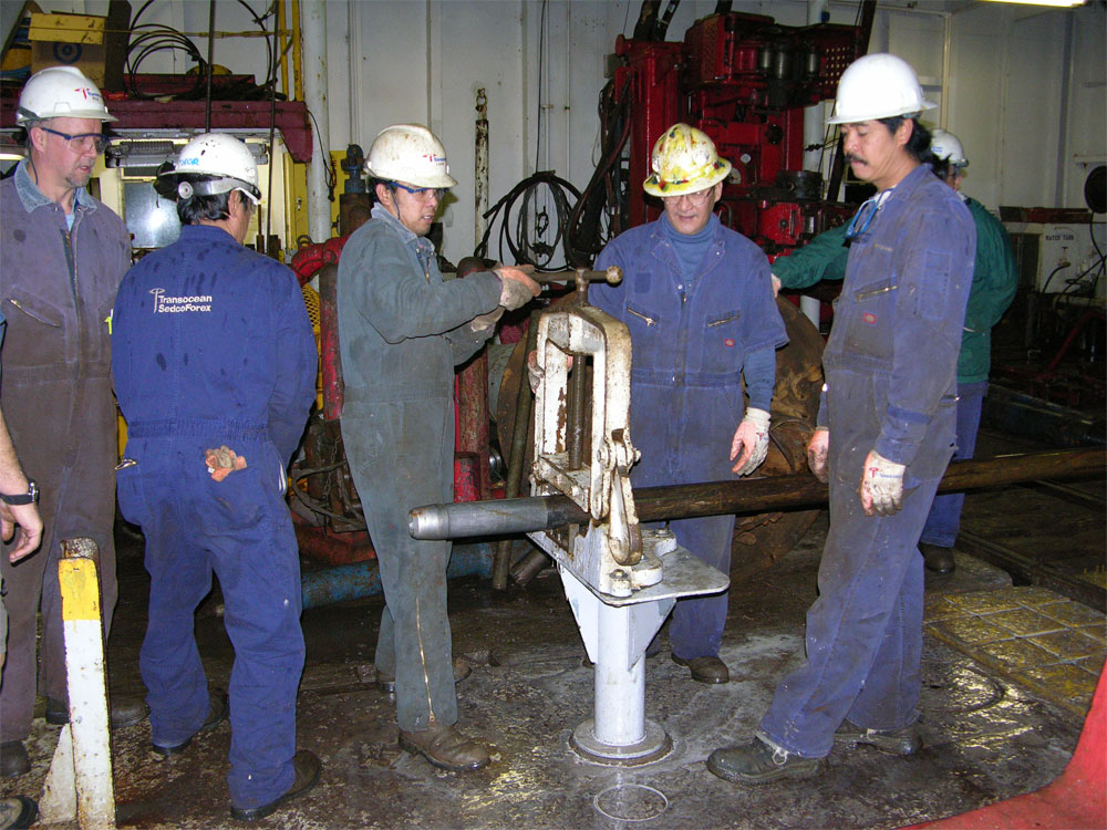 Tki Formal: Derrickman (Canada)