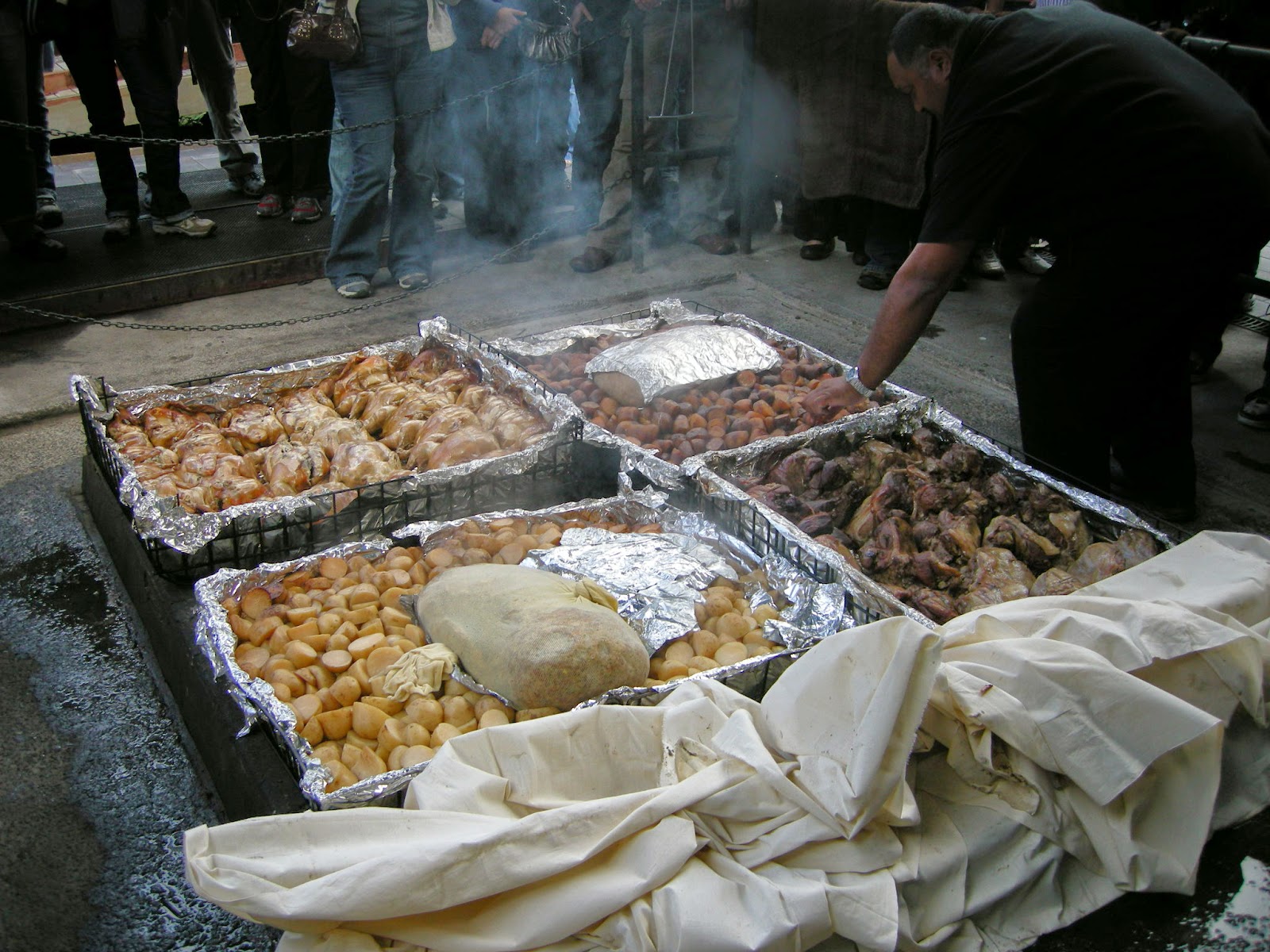 Food culture in Australia, Canada and New Zealand: Maori Hangi