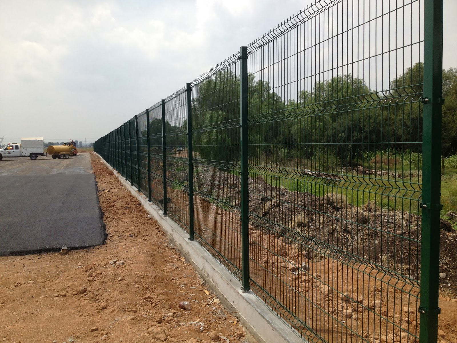 Como elegir una cerca de Malla Ciclonica o un Cercado de Alambre ...