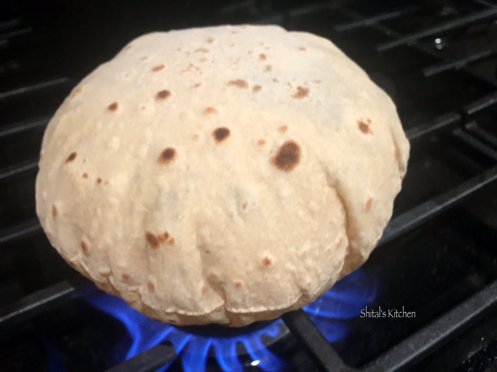 Shital's-Kitchen: Phulka Roti