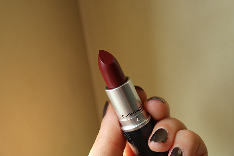 PETITE-SAL: Review: MAC Diva lipstick