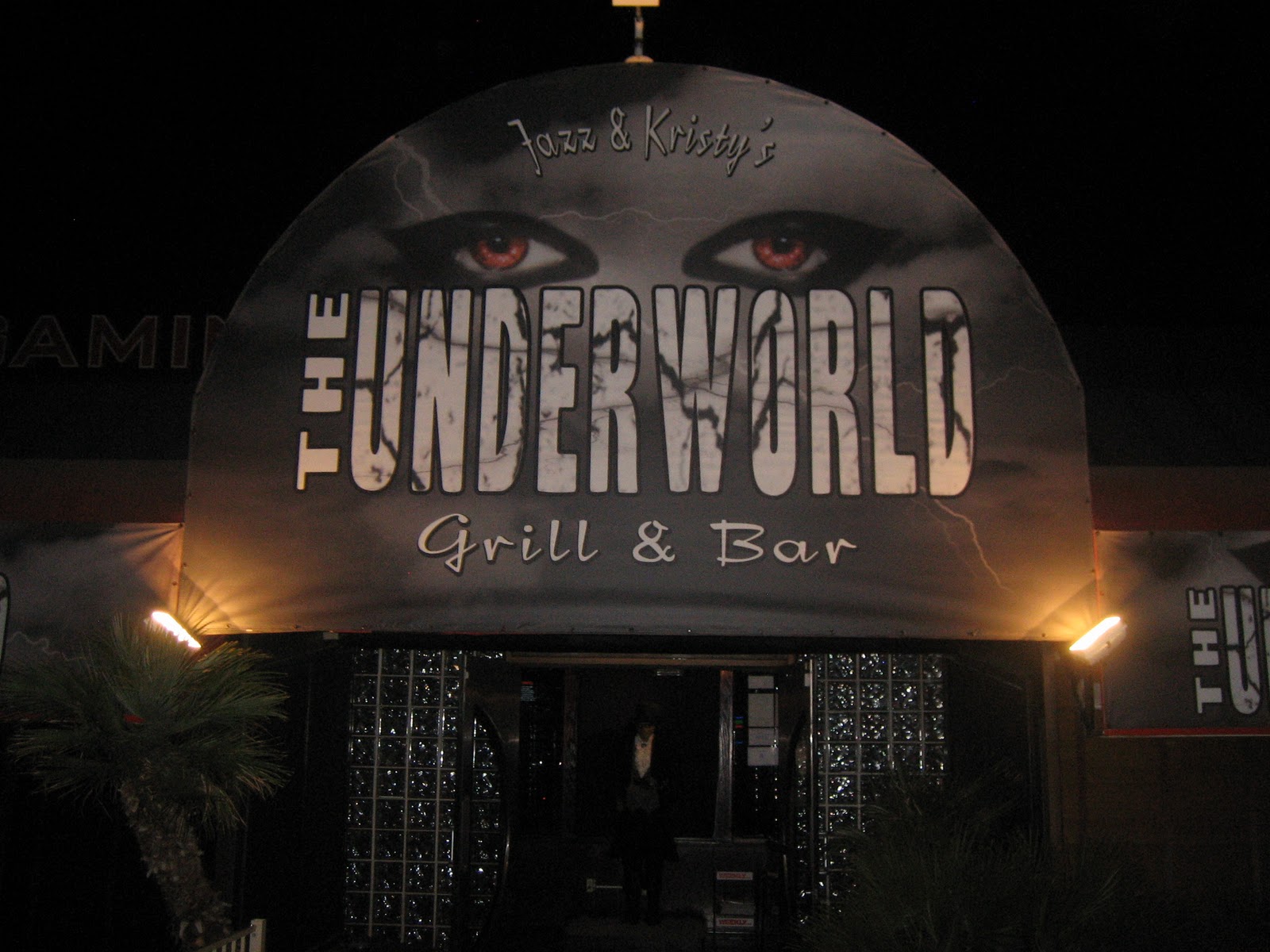 The Newlyweds Guide to Vegas Restaurants: Week 29 The Underworld Grill ...
