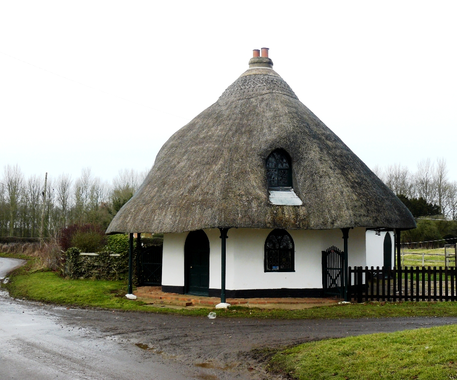 pear tree log: Thatched Houses