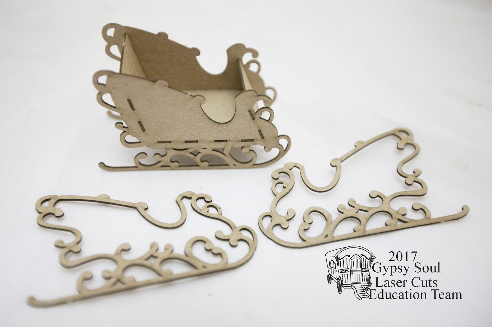 GSL Cuts: Mini Christmas Sleigh Ornament