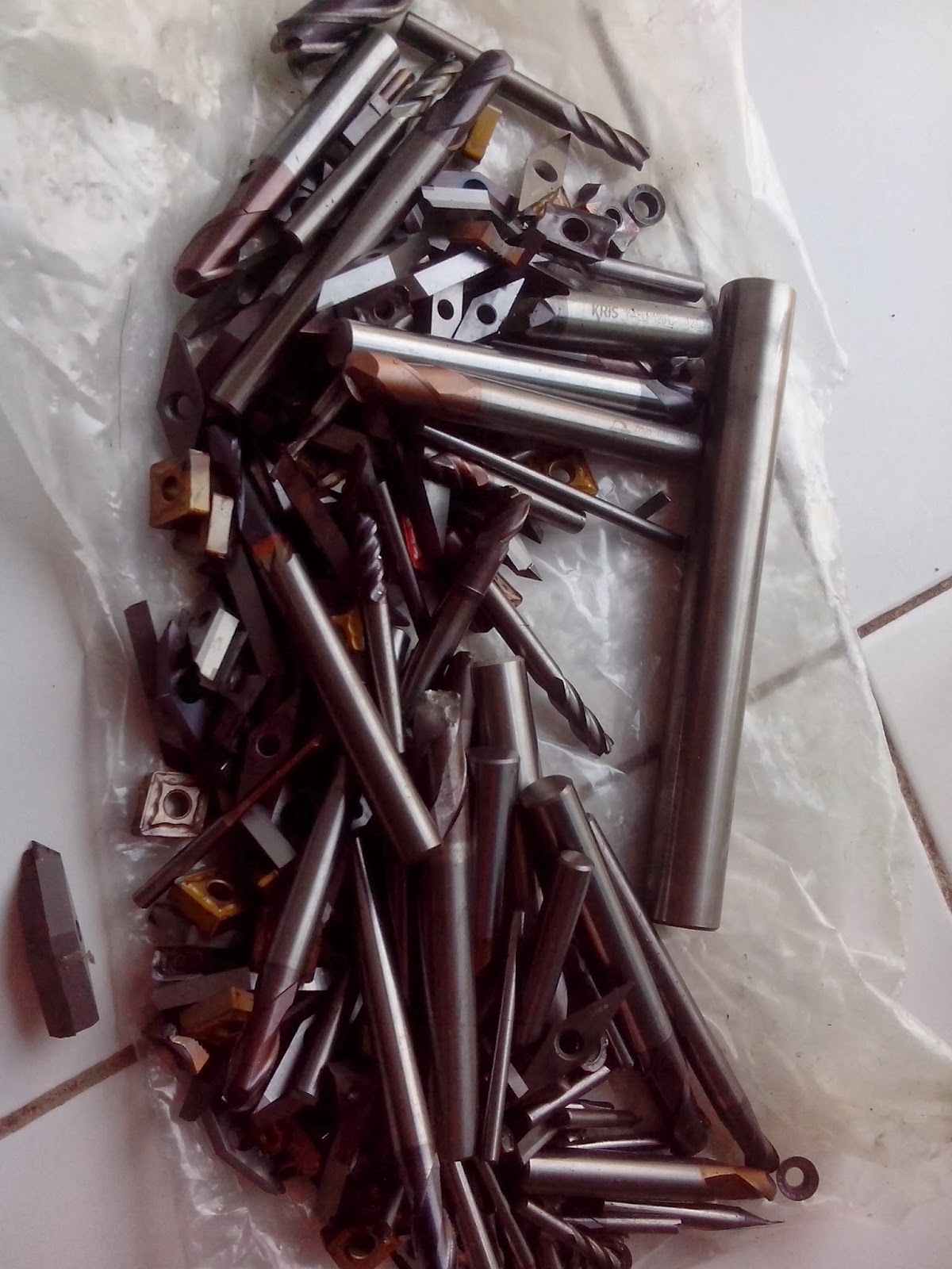 Bekas insert, drill, endmill, tap, bor, Carbide: Limbah Carbide ...