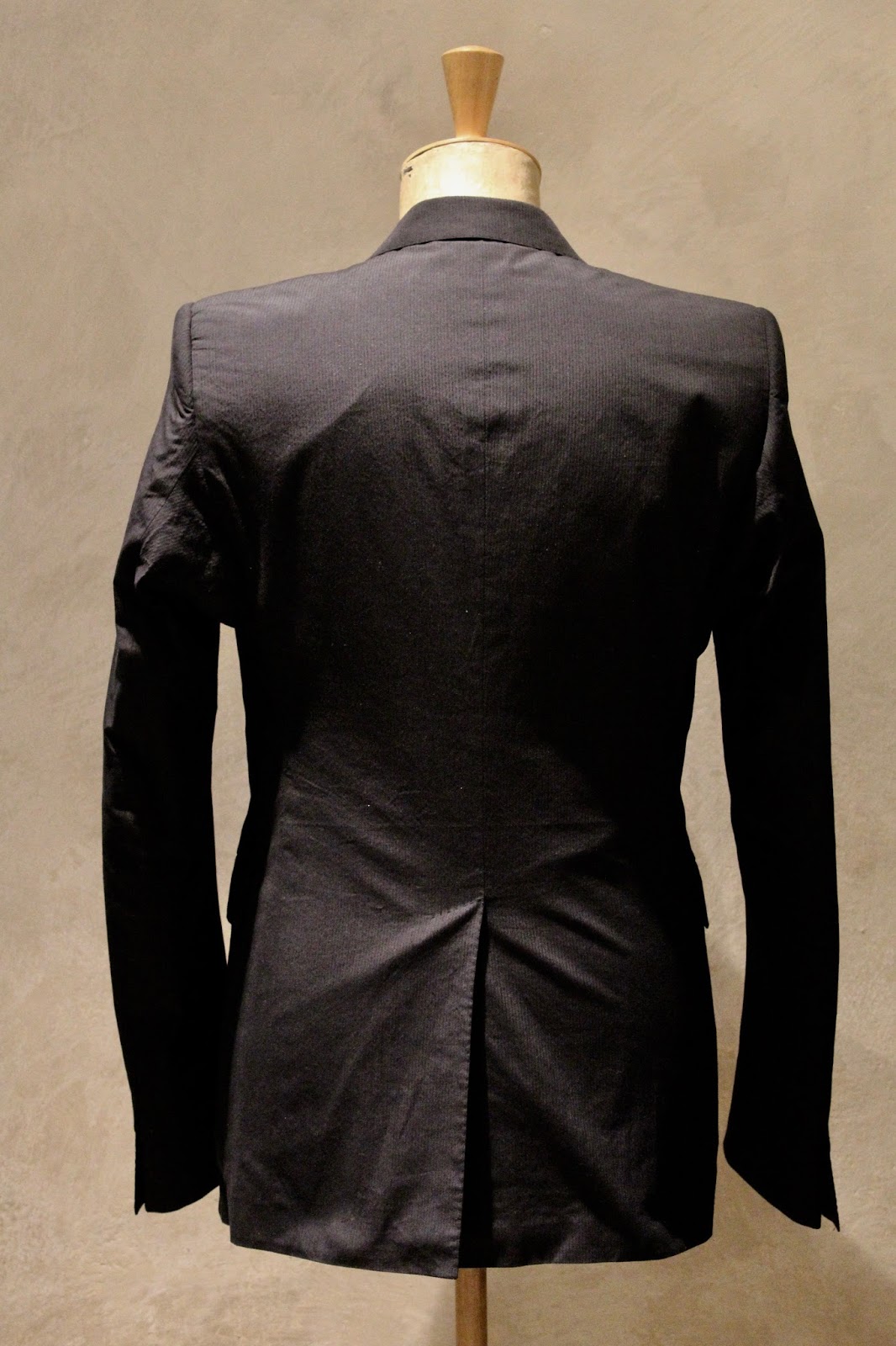 DEEPTI BARTH °017-018 Membrane Sleeve Short Jacket