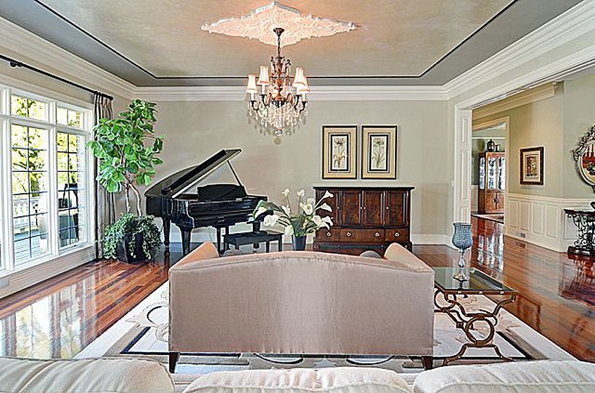 Luxury Living in this Extravagant Expansive Estate