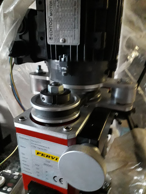 boxedcnc: SIEG X2 MINI MILL BELT DRIVE CONVERSION: My version with 220V ...