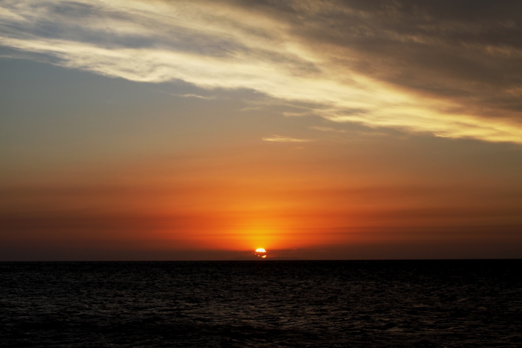 Dreamtime Sail: Off to Masthead Island for some reef hopping South.