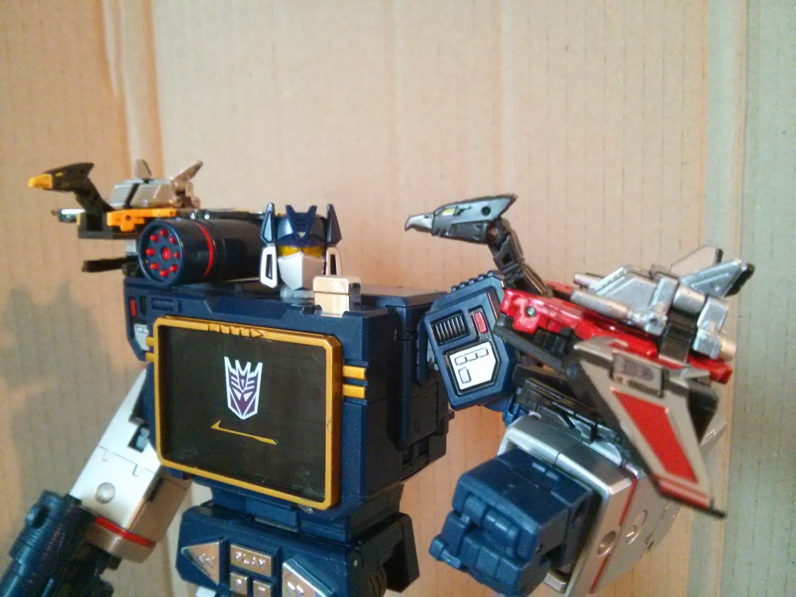 Toybox Soapbox: Transformers Masterpiece Soundwave Review