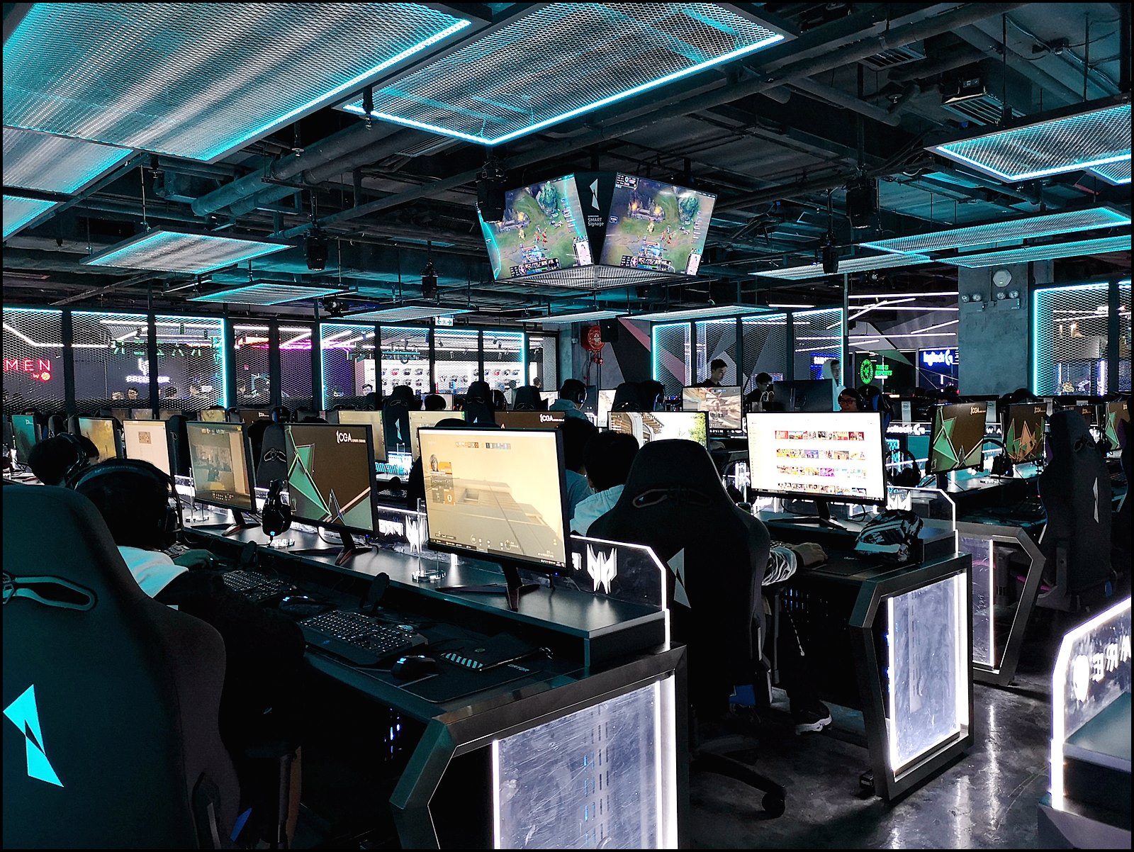 旺角新場 CGA 電競館 全亞洲最大型 Cyber Games Arena CGA eSports Stadium 24小時營業 VR 體驗 ...