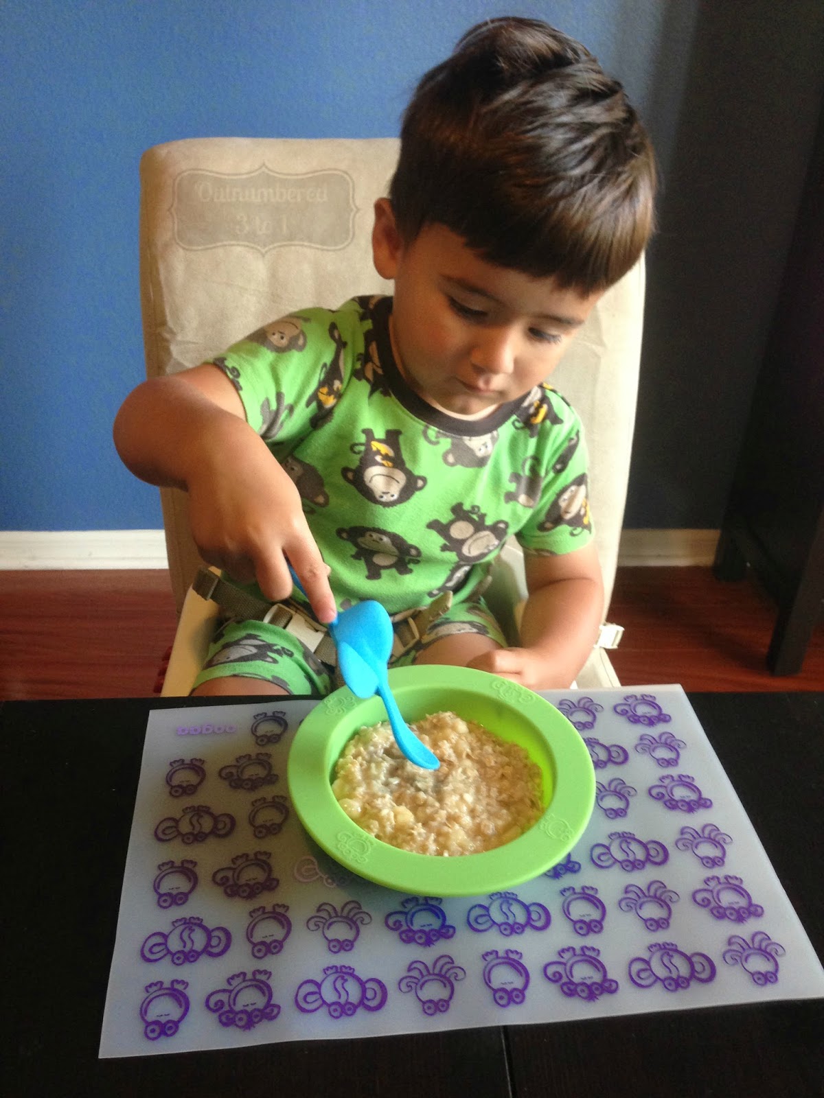 Wonderful and Wise Products for Feeding Baby From oogaa - Outnumbered 3 ...