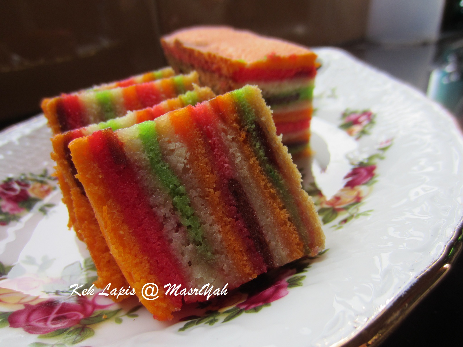 MasriYah's Kitchen: KEK LAPIS ASAM