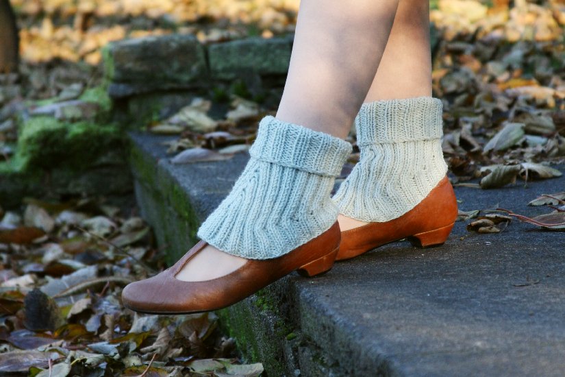 knitonthenet: Spats, Hats and More