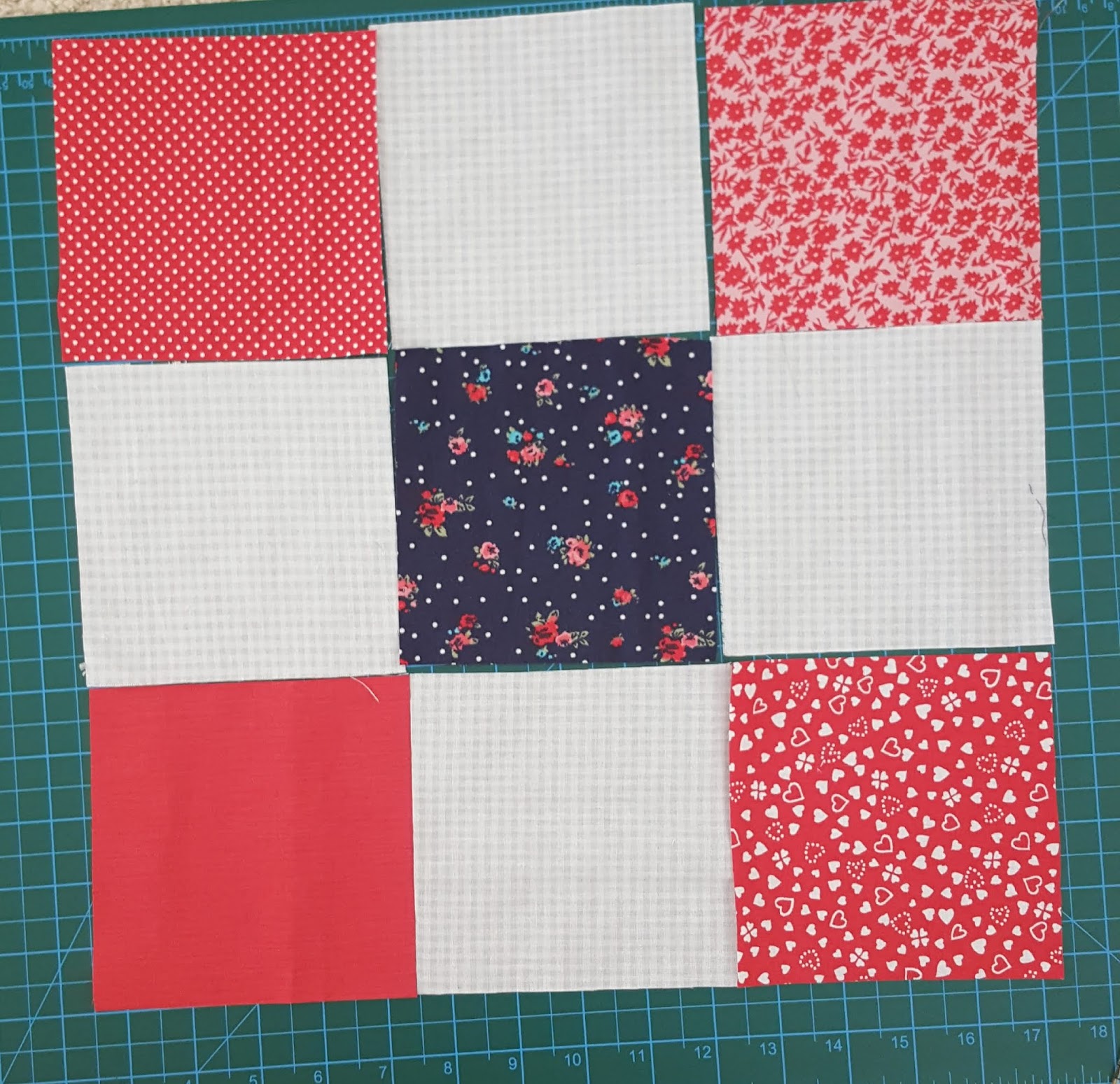 disappearing nine patch table runner tutorial | All about patchwork and ...