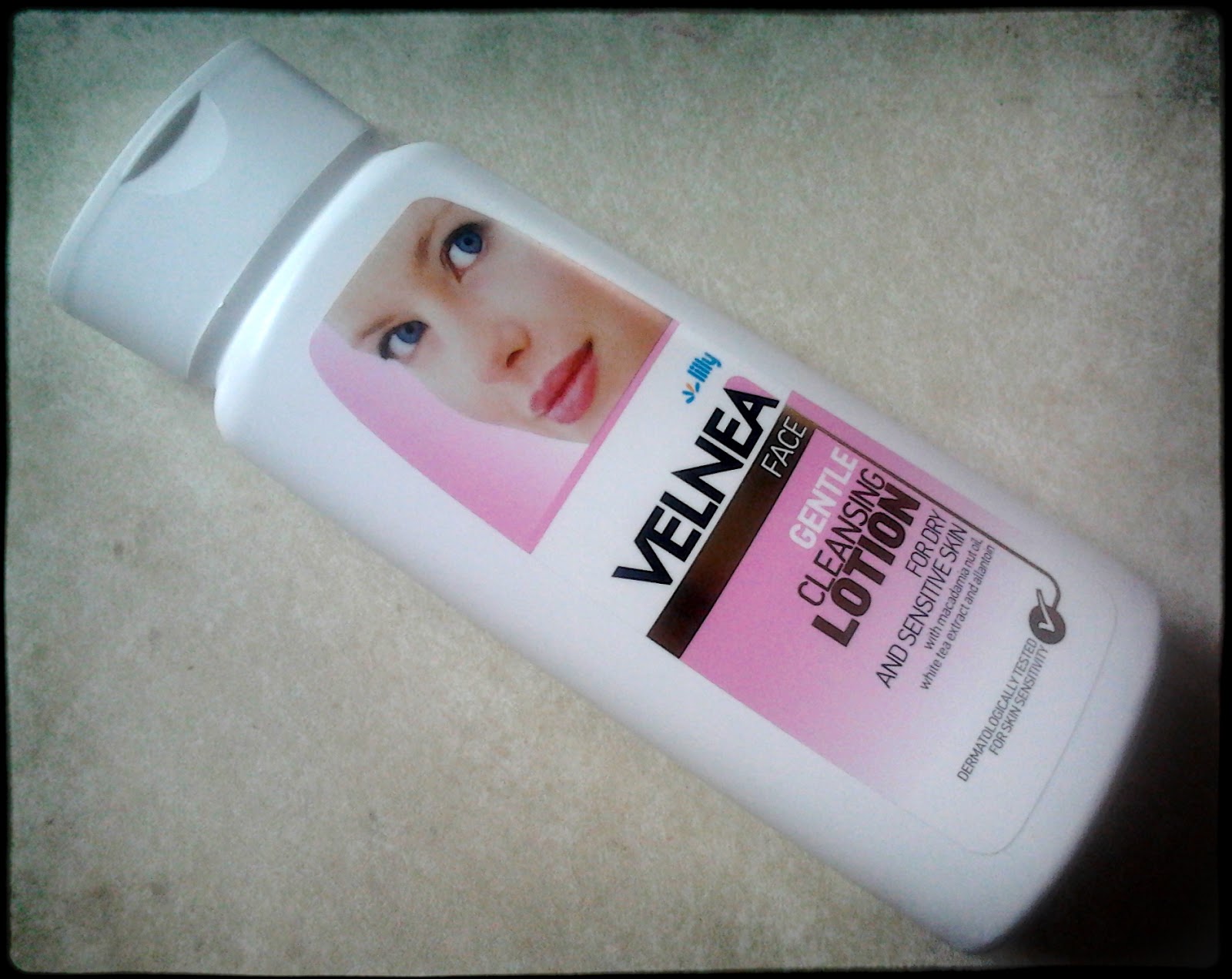 VELNEA FACE GENTLE CLEANSING LOTION for dry and sensitive skin