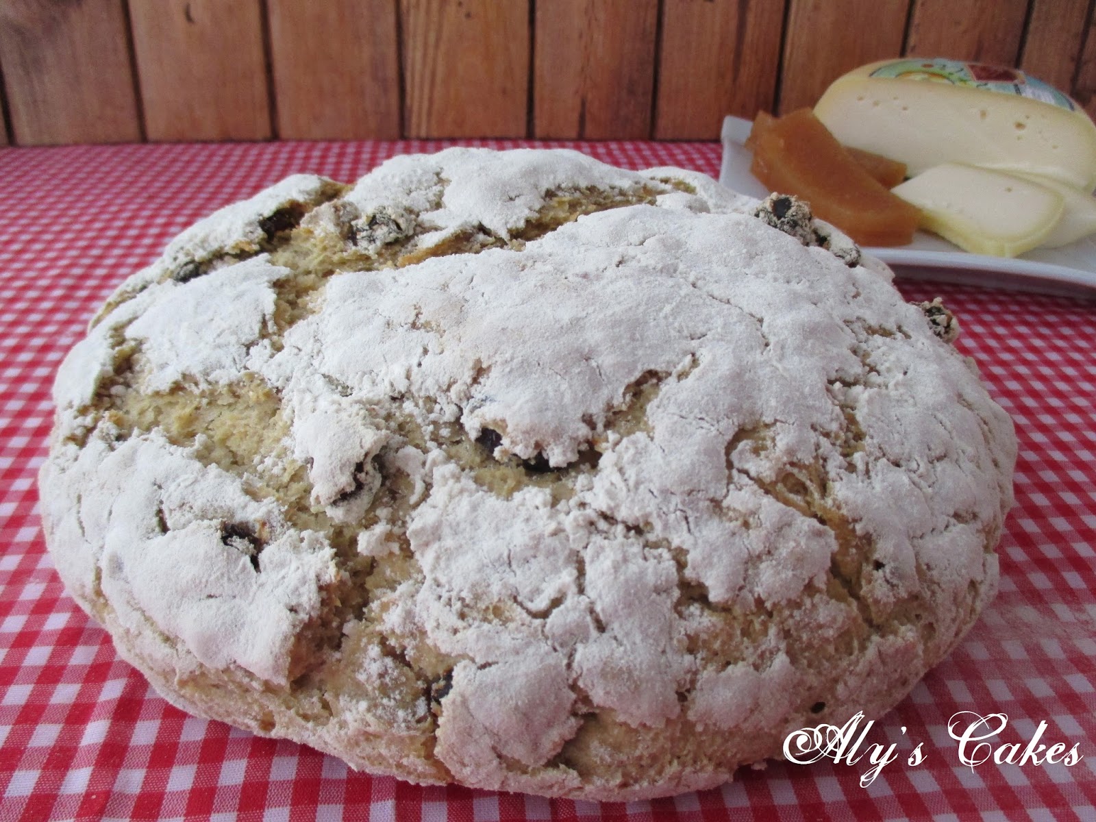 Aly's Cakes: PAN DE MILLO/MAÍZ CON NUECES Y PASAS