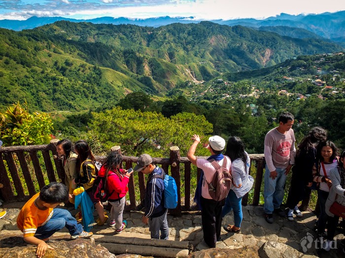 A huge dog, pink ponies, and a bowl of hot bulalo at Mines View Park ...