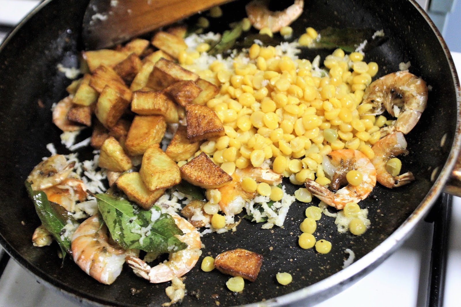 Bethica's Kitchen Flavours: Prawns Chana Dal Fried Rice