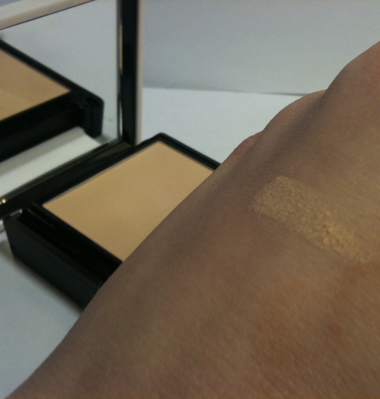 Benefit Hello Flawless Custom Powder in 'I Love Me' Ivory - Sophie Rose