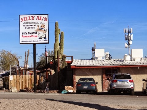 Walkabout With Wheels Blog: Silly Al's Pizza in Quartzsite, Arizona