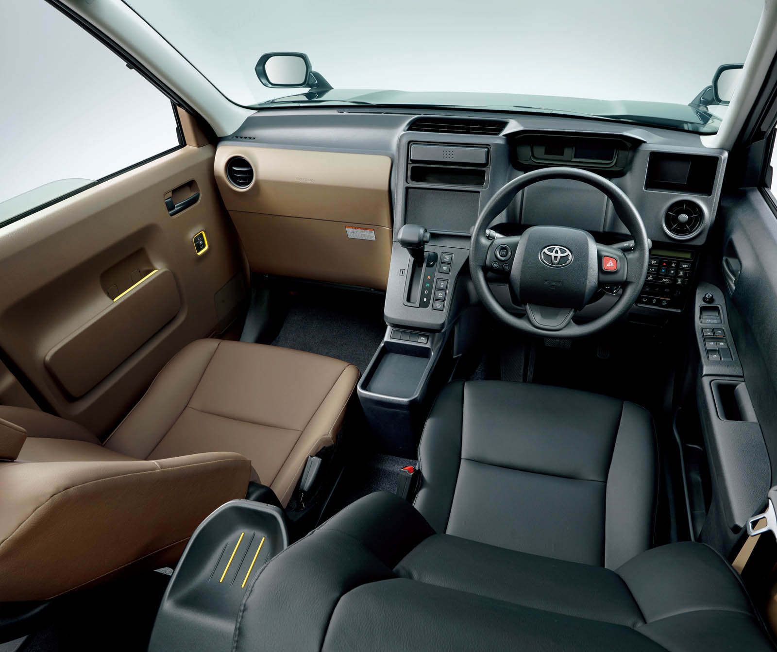 Toyota JPN Taxi unveiled in Tokyo ? An all-new taxi with a people ...