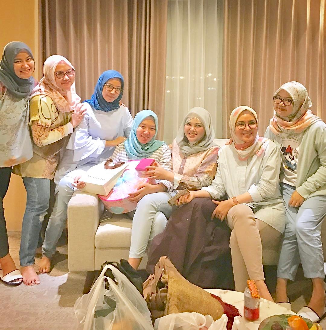 Kumpul Bareng Teman Teman | Seribu Hijabers