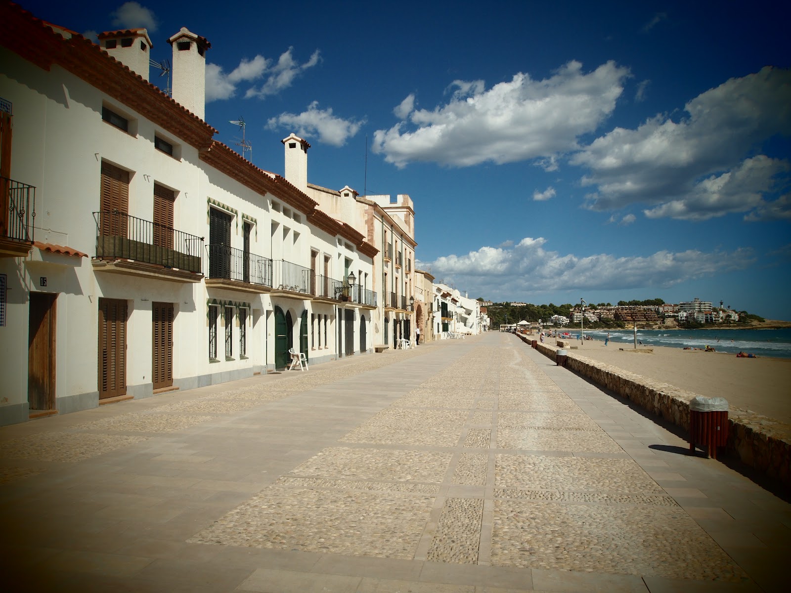 Wandering around barcelona: Camino de Ronda and the beach of Altafulla ...