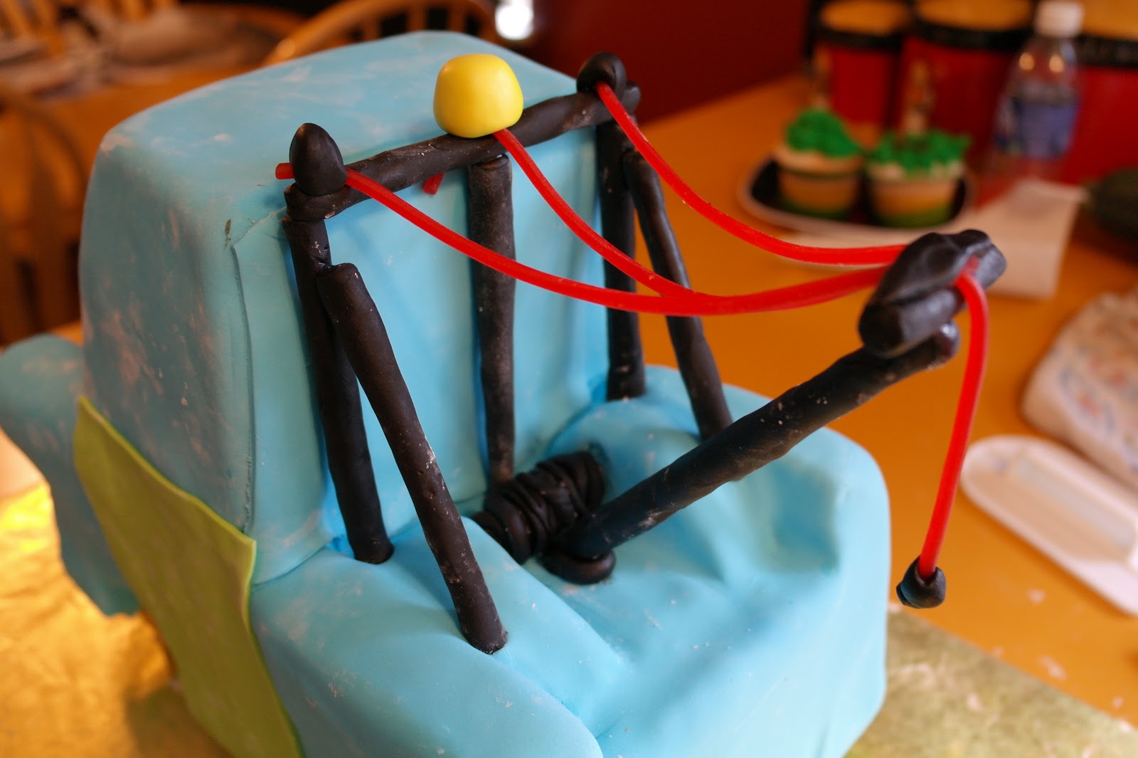 Creative Cake Confections: An adventure in Cake!: Tow Mater 3D Cake