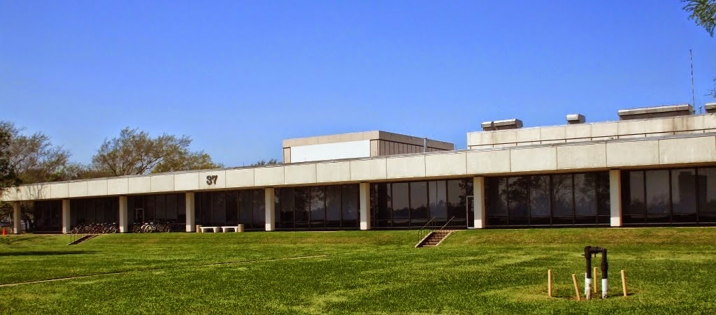 SPACE RELICS: Voir des Moon Rocks ramenées sur Terre par la mission ...