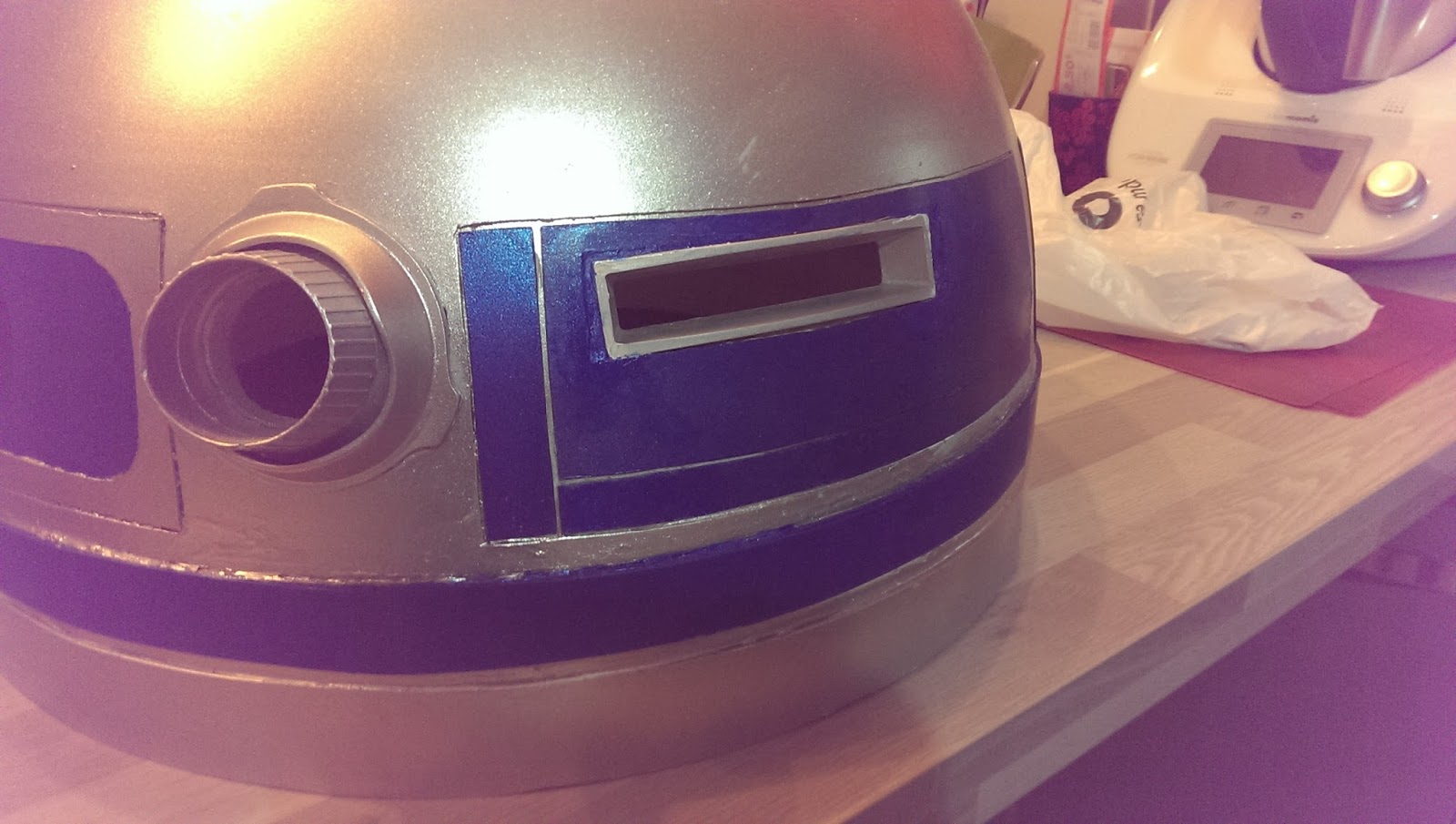R2D2 : Hello is