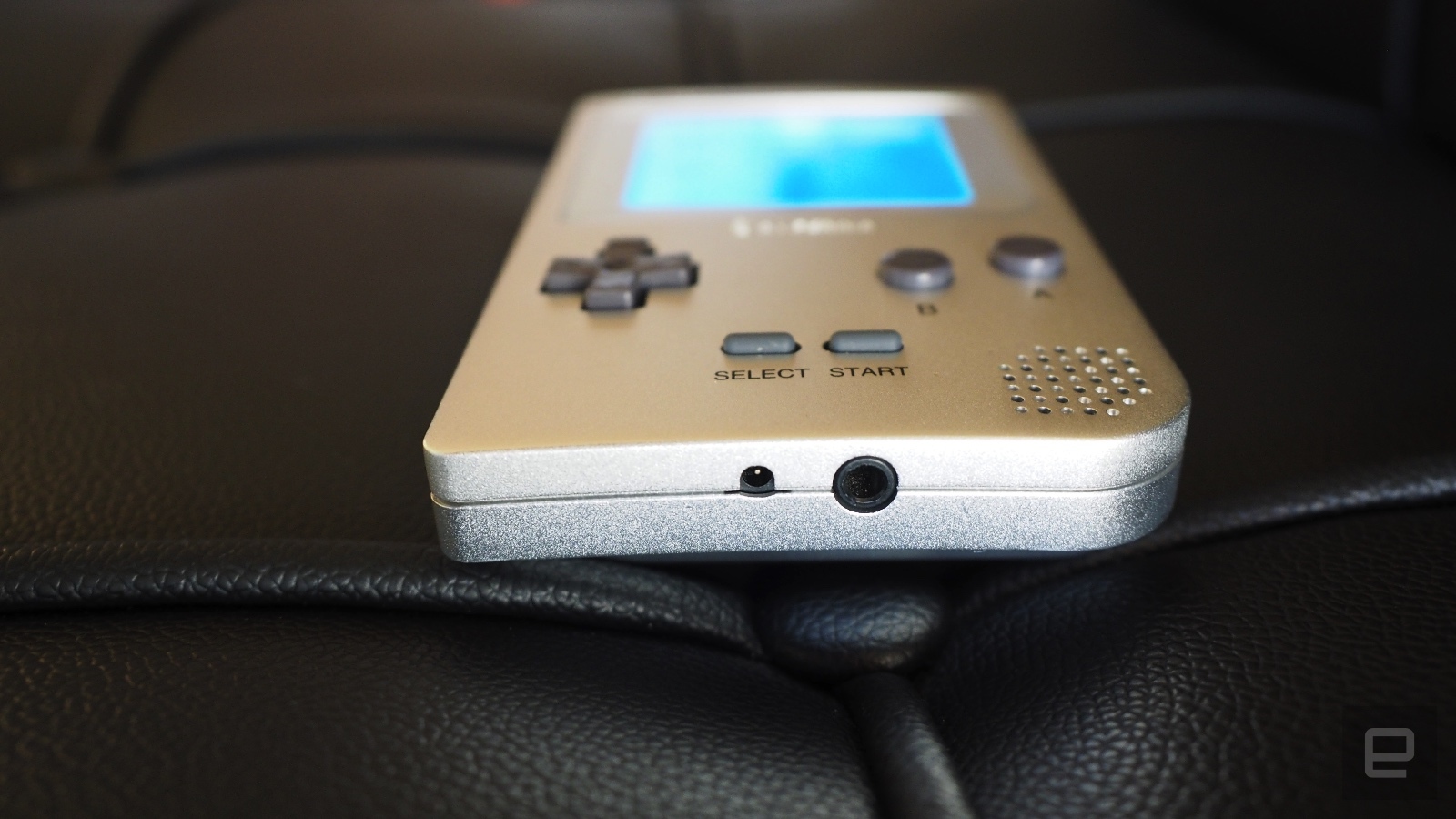Nostalgia, built in Aluminium – Hyperkin's Ultra Game Boy