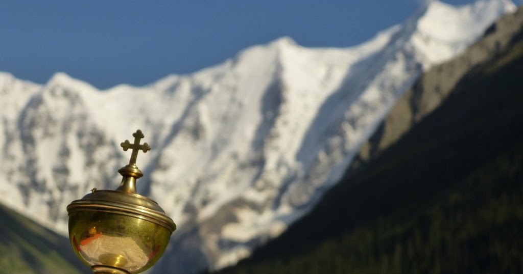 New Liturgical Movement: More Outdoor Mass Photos