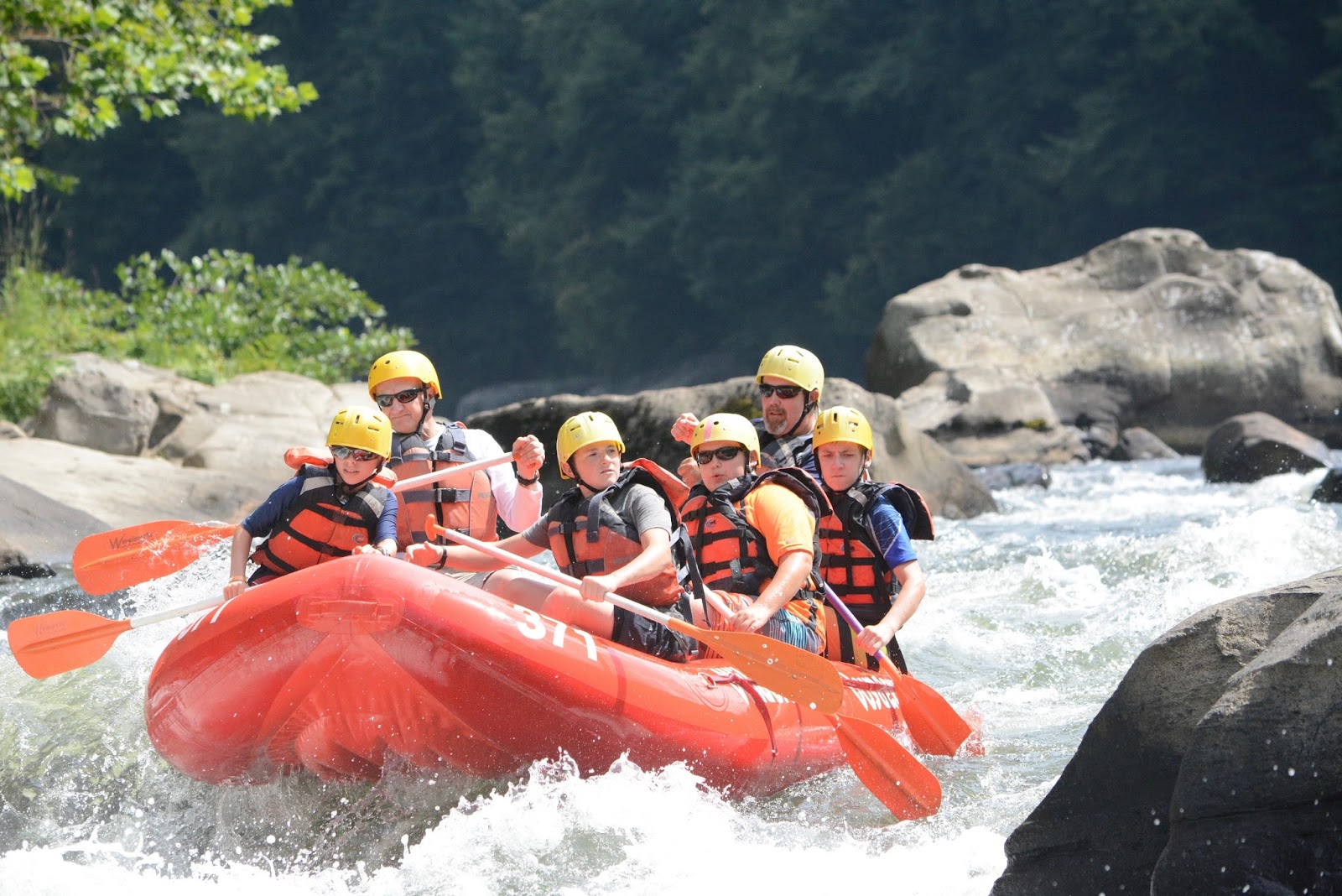 Troop 538 Updates: Troop 538 Goes Whitewater Rafting