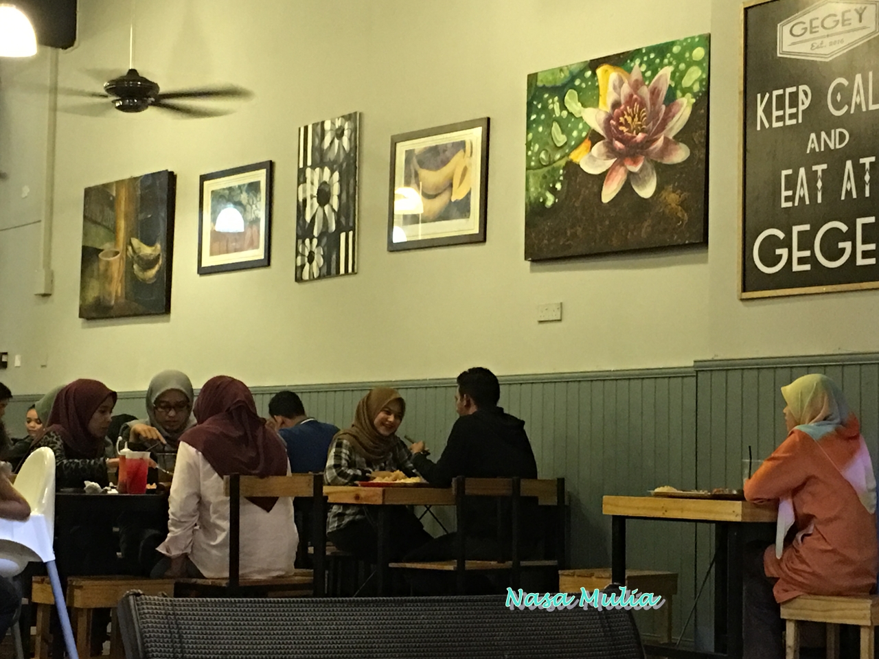 warna warni hidupku..............: Lao Mandre: Gegey Restoran