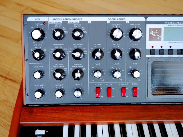 MATRIXSYNTH: Minimoog Voyager Signature Edition